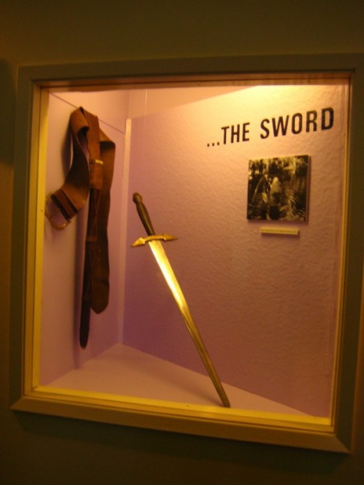 Avie Lee Hern – Robins Sword « The Errol Flynn Blog