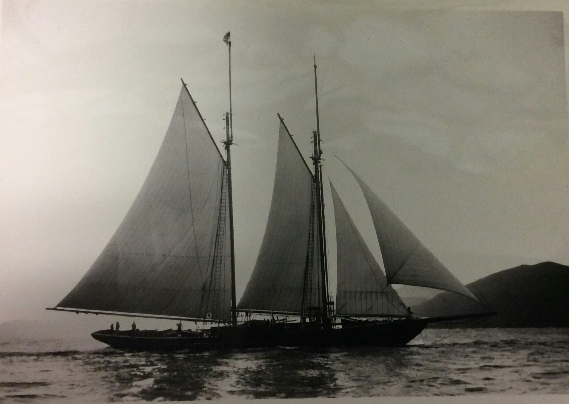 Zaca – Full Sail in San Francisco Bay – 1930 « The Errol Flynn Blog