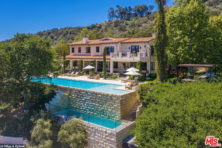 Justin TImberlake Selling House built on Mulholland Farm House site ...