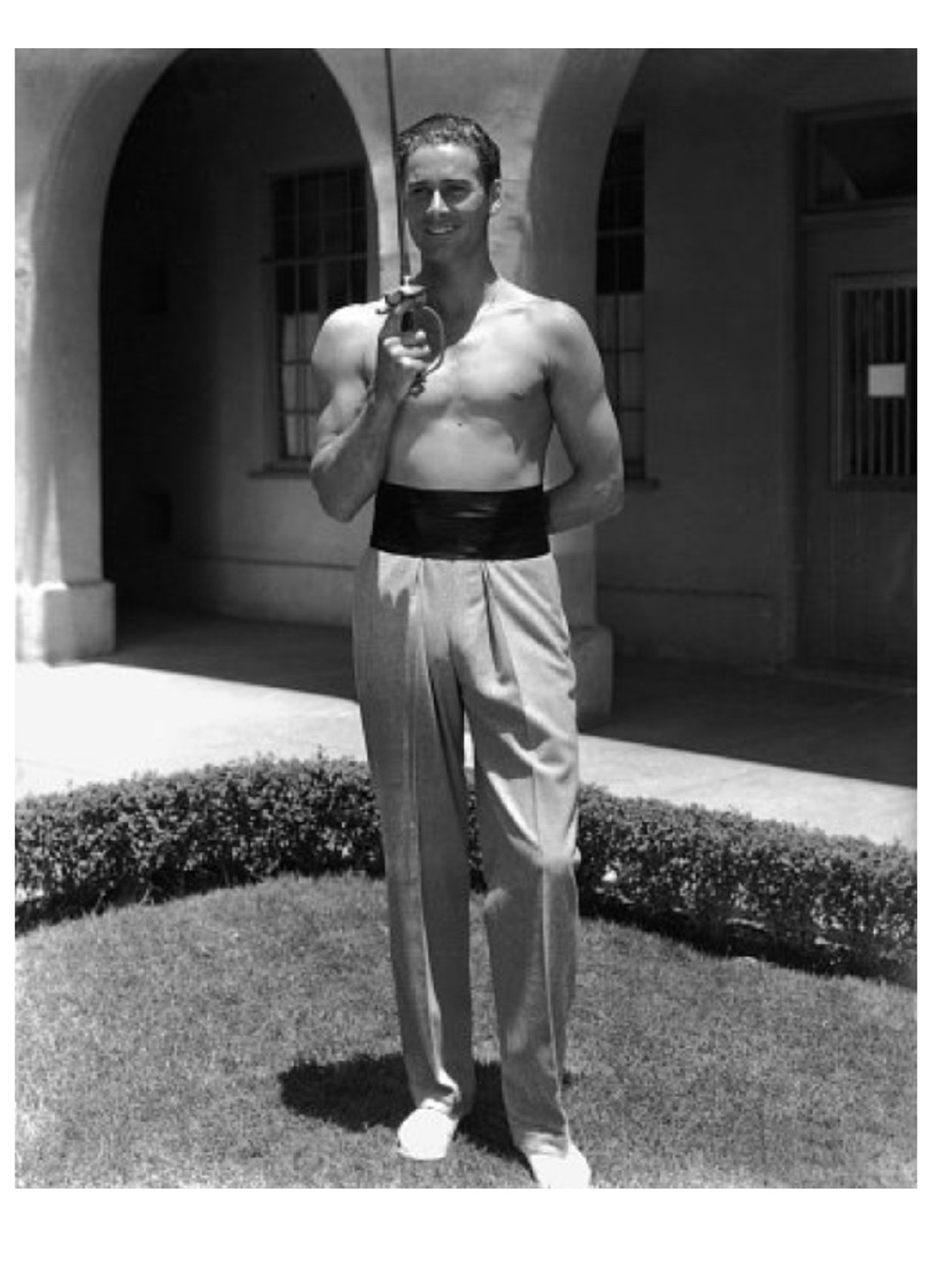 Flynn early publicity still (Captain Blood era) « The Errol Flynn Blog